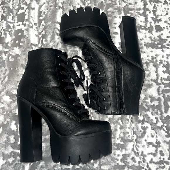 Shoes | Y2k Platform Boot | Poshmark